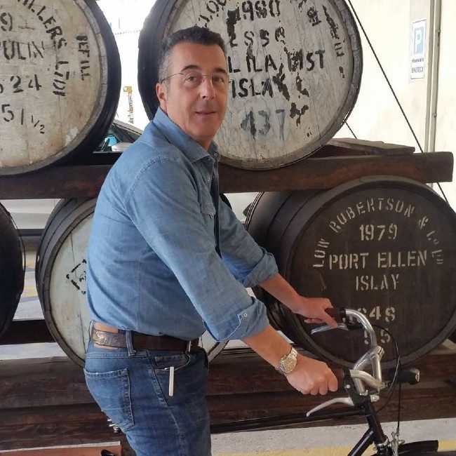 The whisky tailor: a sartorial Italian independent bottler - The ...